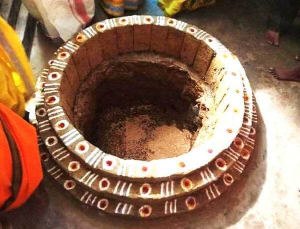 Hawan Kund - Hindu Temple Architecture, Indian Mandir Design, South ...